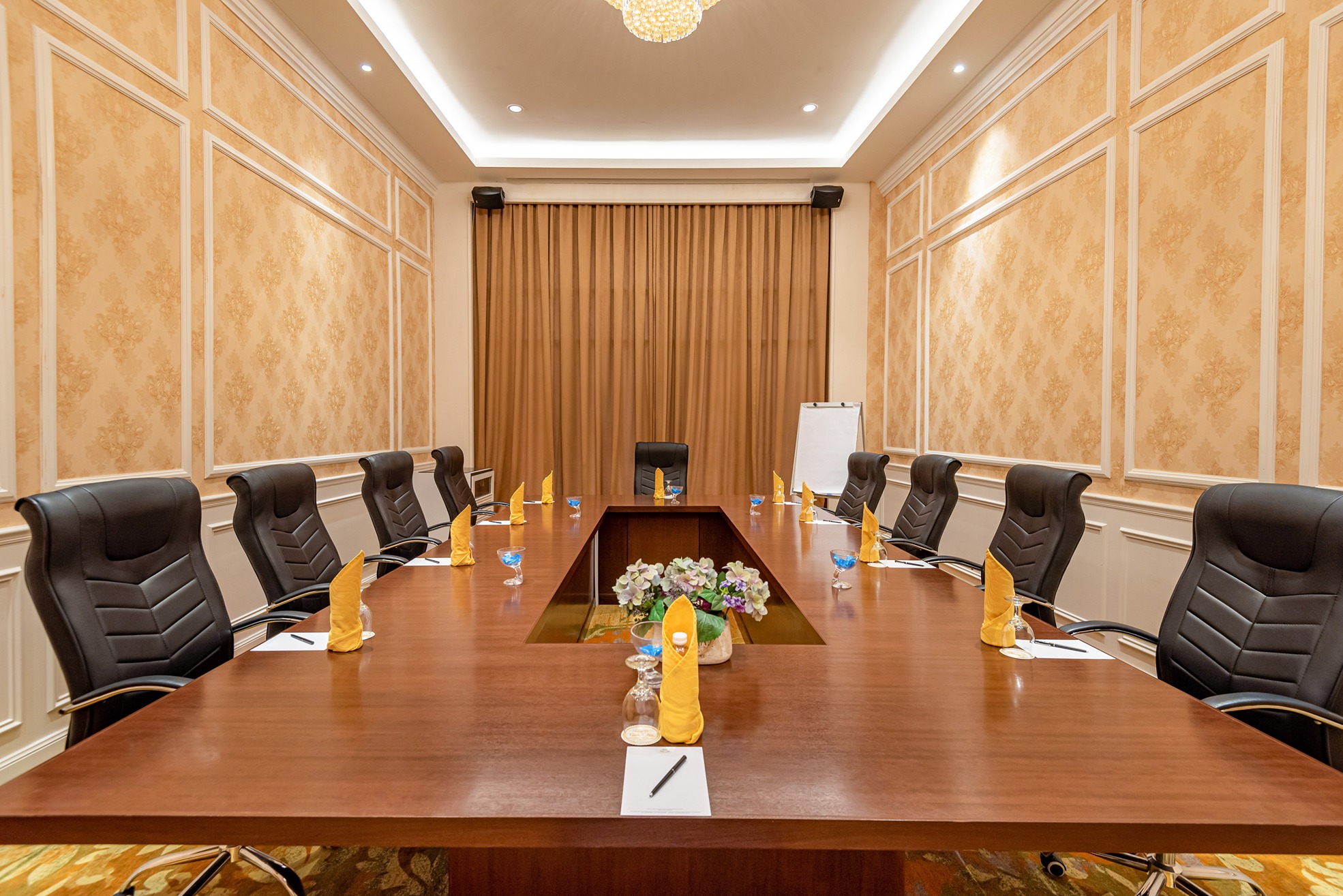 Rental of a conference hall VIP Meeting Room Tasik Villa International ...